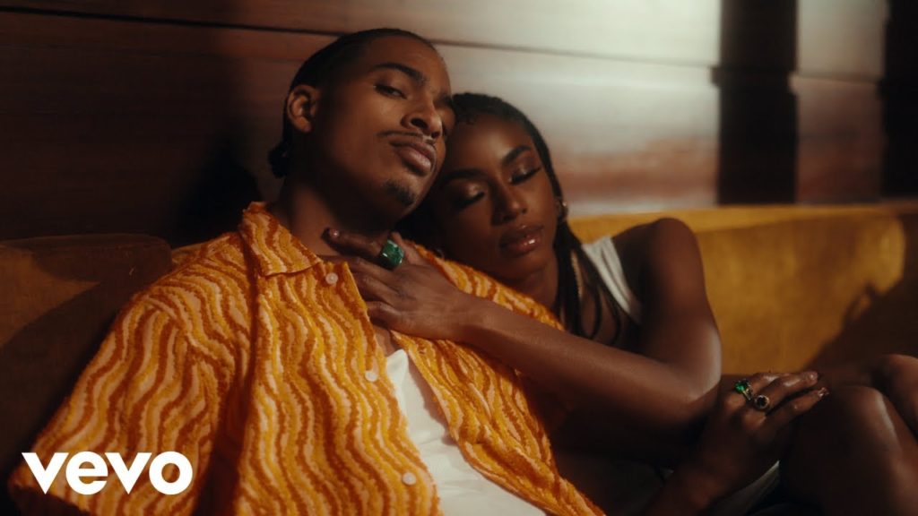 Arin Ray fights for his love like "Gold" in a new video - Musichypebeast